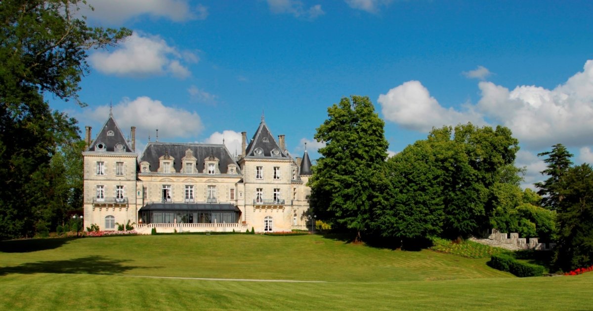 Stay at Château de Mirambeau | Wine Paths