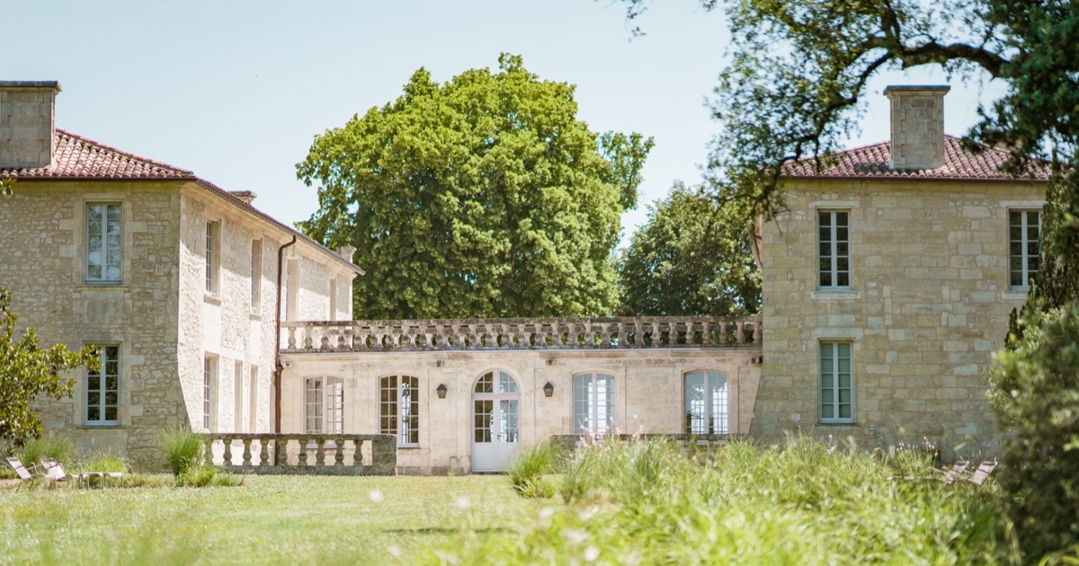 Stay at Château de Ferrand Accommodation (⇾ Saint-Emilion) | Wine Paths
