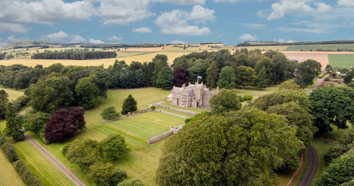 Stay at Turin Castle, Scotland (Highlands (Whisky)) | Wine Paths